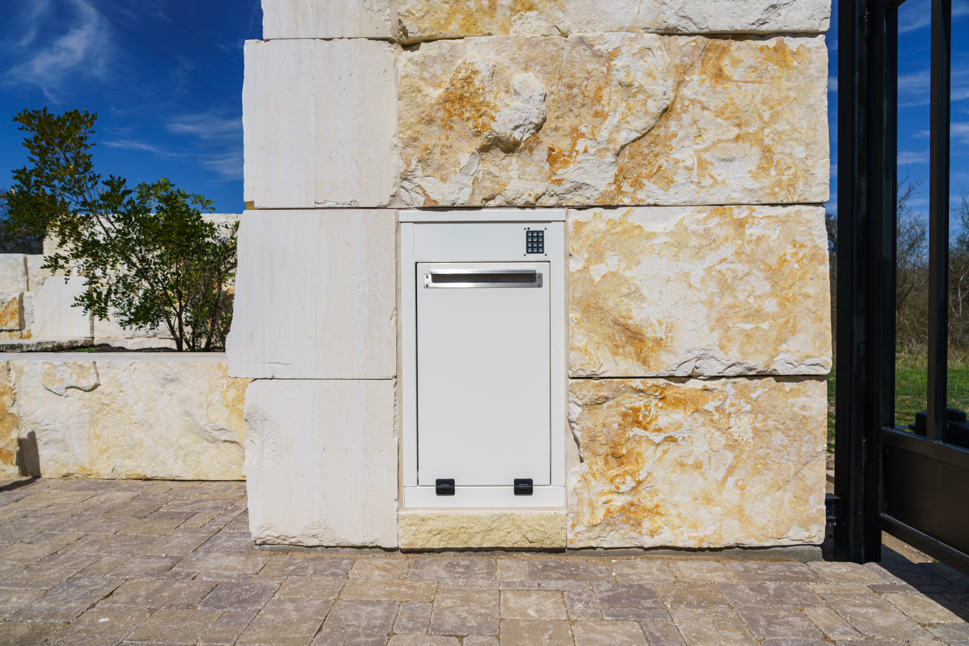 Types of Parcel Delivery Boxes: Which One is Right for You?