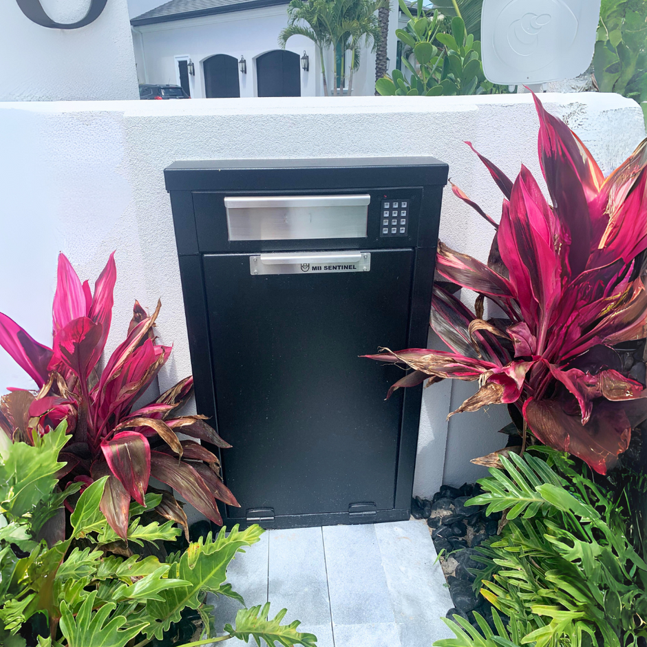 Box Sentinel with Letter Slot for Fences and Columns - Combination Mai